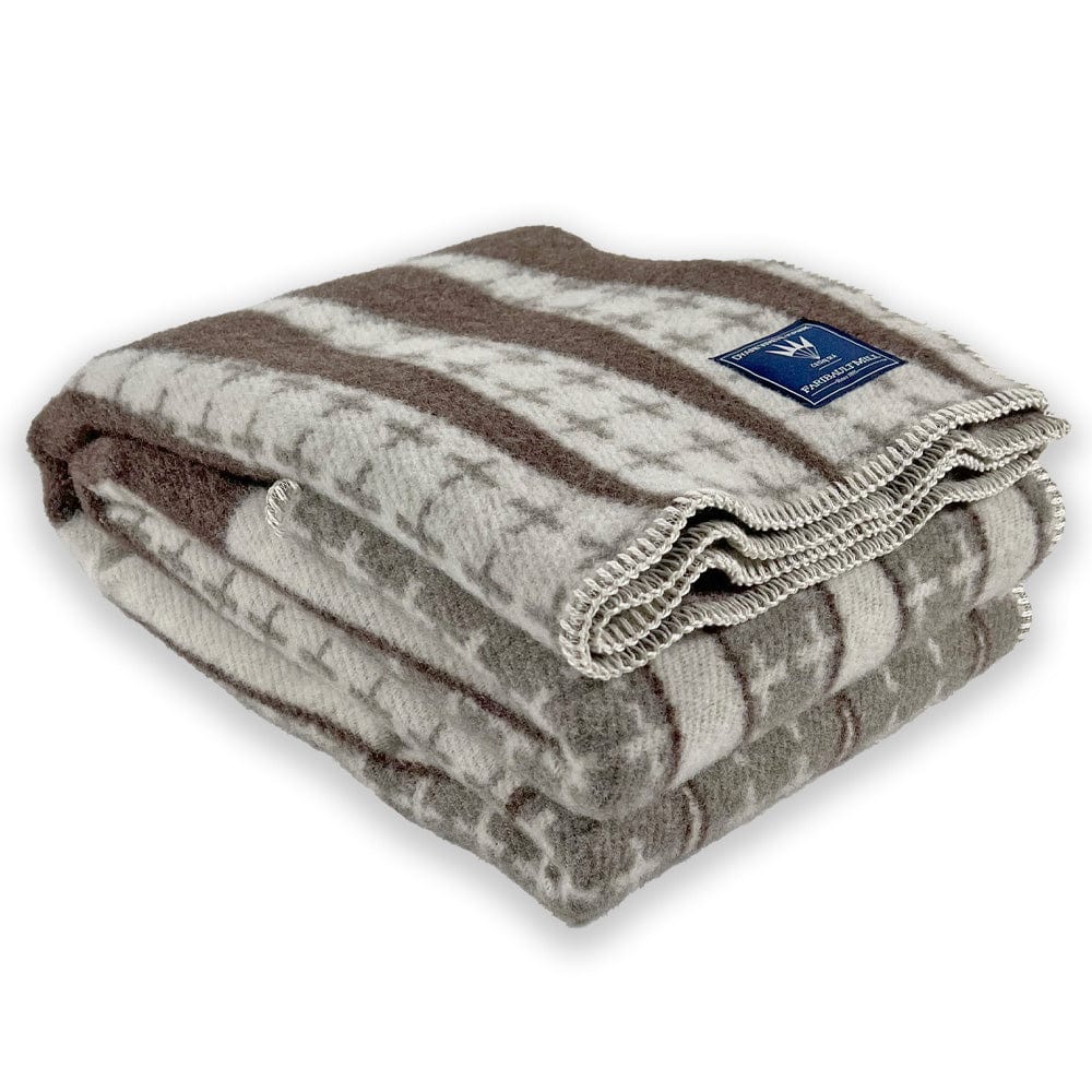 Dyani White Hawk Balance Wool Throw – Faribault Mill